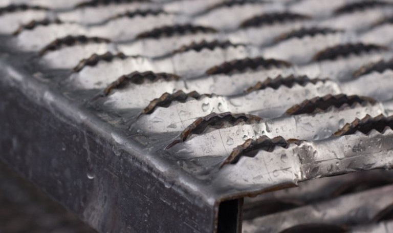 Expanded Metal & Grating | Farwest Steel Corporation